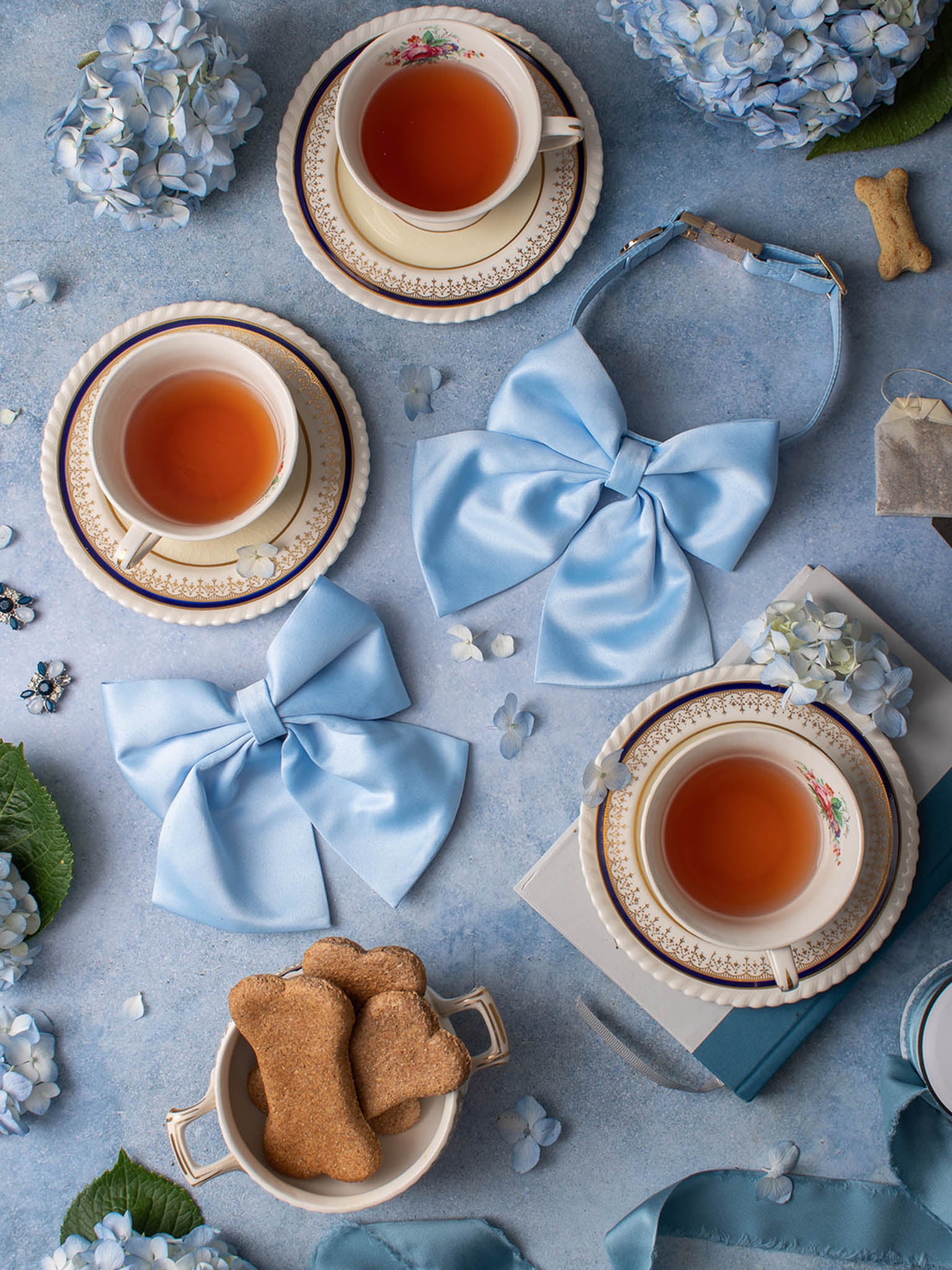 Bestie Pet Bow in Bestie Blue – Chelsea Reece